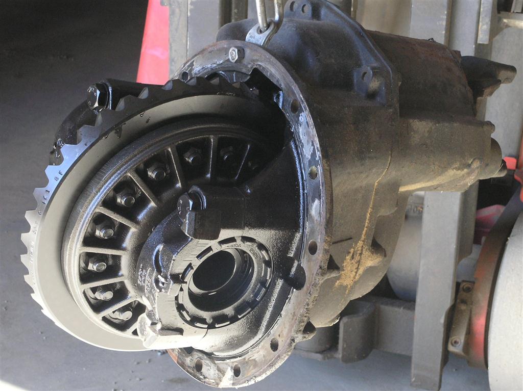 Eaton D404 front carrier/ power divider assembly for sale 3.55 ratio