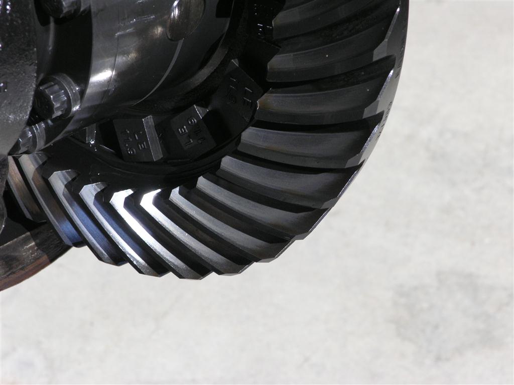 Eaton D404 front carrier/ power divider assembly for sale 3.55 ratio