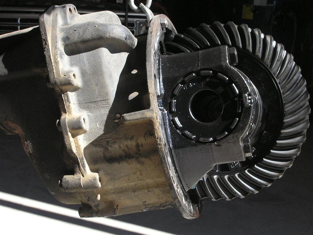 Eaton D404 front carrier/ power divider assembly for sale 3.55 ratio